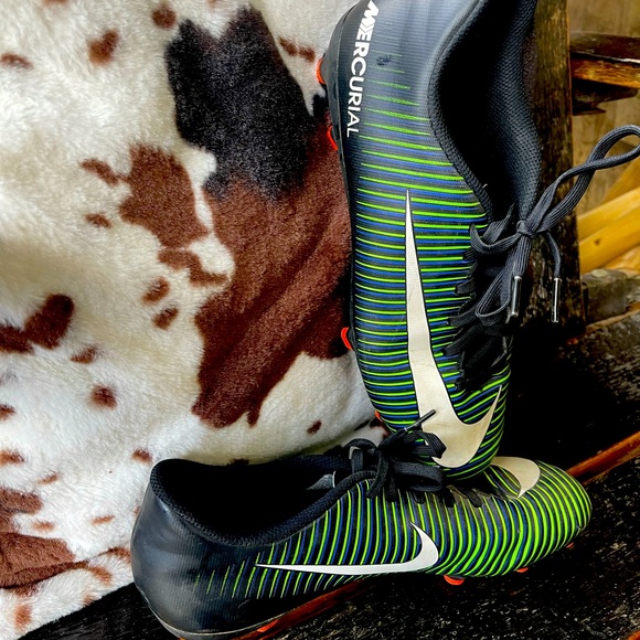 Nike | Shoes | Cleats Like New Nike Mercurial Cleats Us Size 9 | Poshmark
